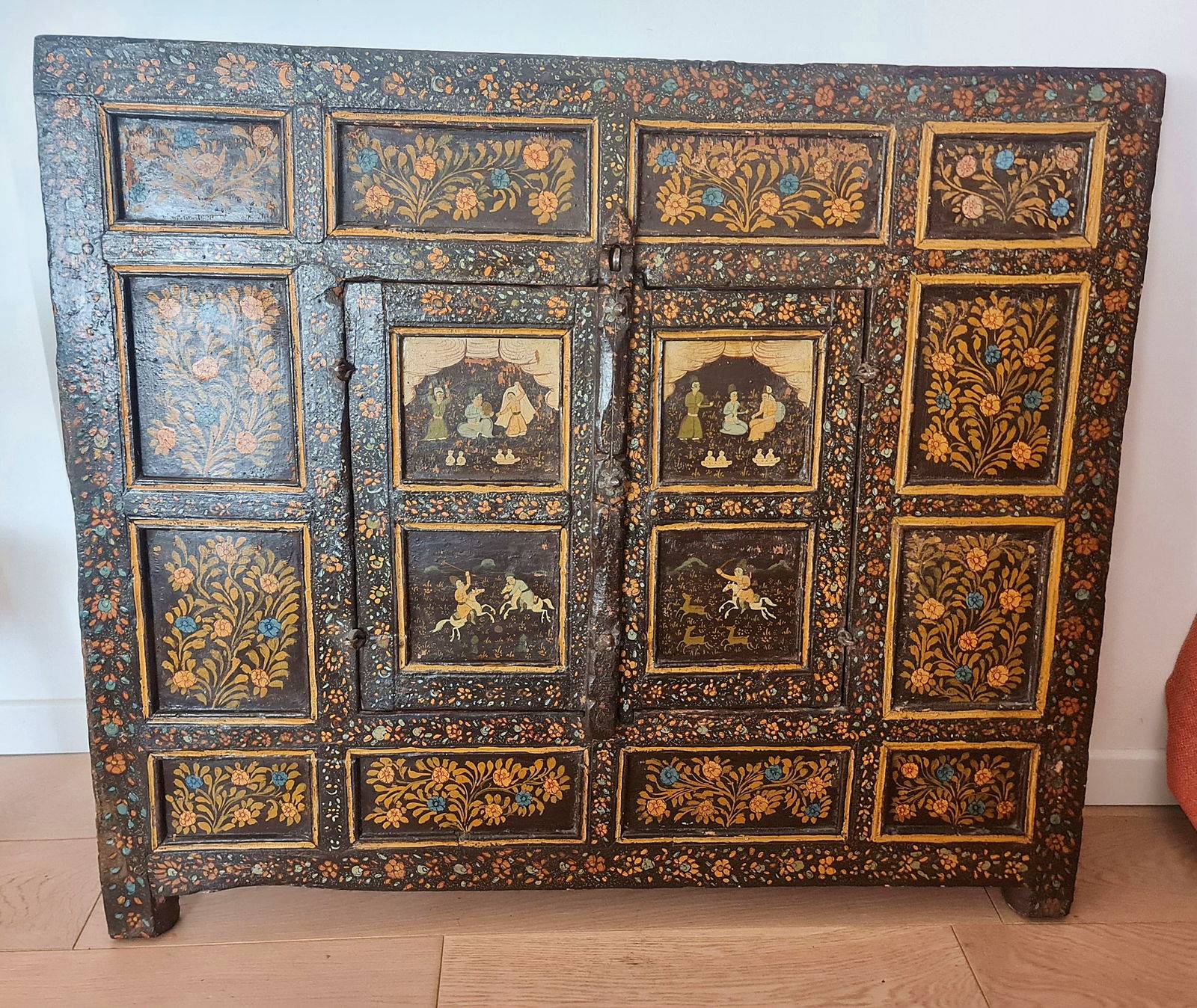 Vends passe-main russo-asiatique polychrome en bois du XIXème siècle ...