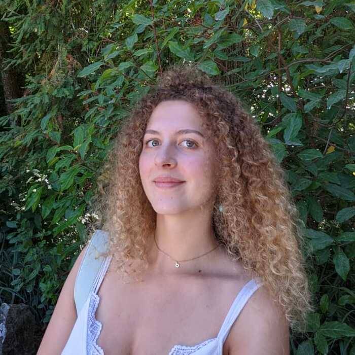Etudiante à l’Emlyon propose des cours de Maths sur Gens de Confiance Etudiante à l’Emlyon propose des cours de Maths sur Gens de Confiance