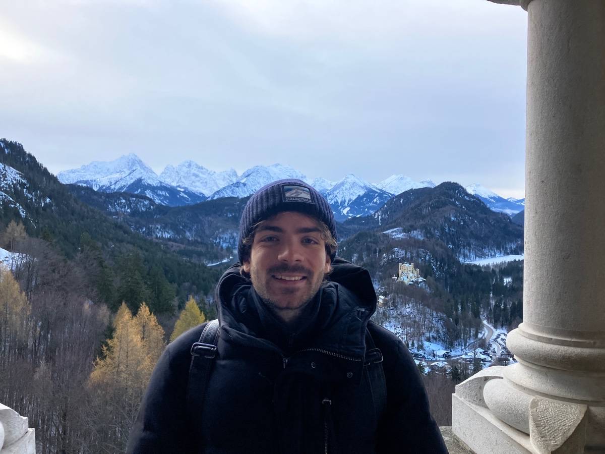 Je propose des cours de maths, physique, chimie et programmation Python pour tous les niveaux ...