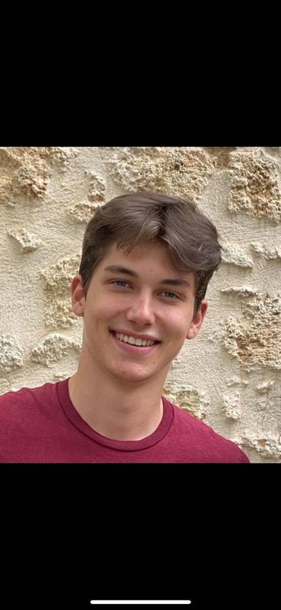 Propose aide aux devoirs/cours de maths pour les lycéens et collégiens sur Gens de Confiance