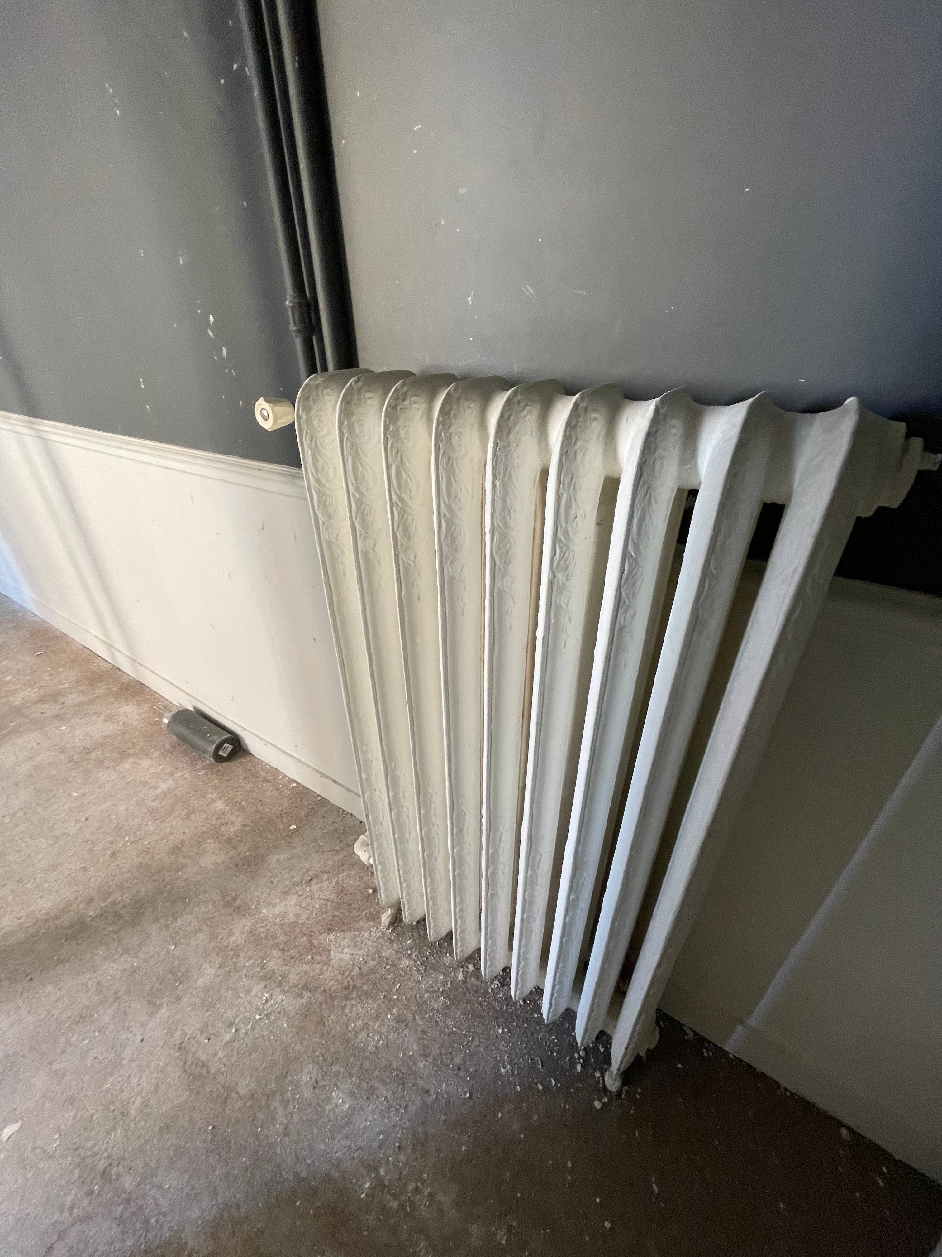 Radiateur en fonte Année 30 sur Gens de Confiance