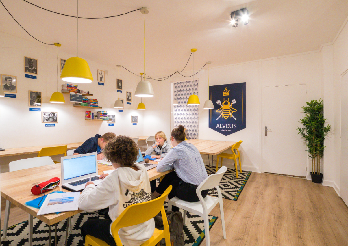 Recrute responsable pédagogique (entre 15 et 35 heures/semaine) - idéal étudiant H/F sur Gens de ...