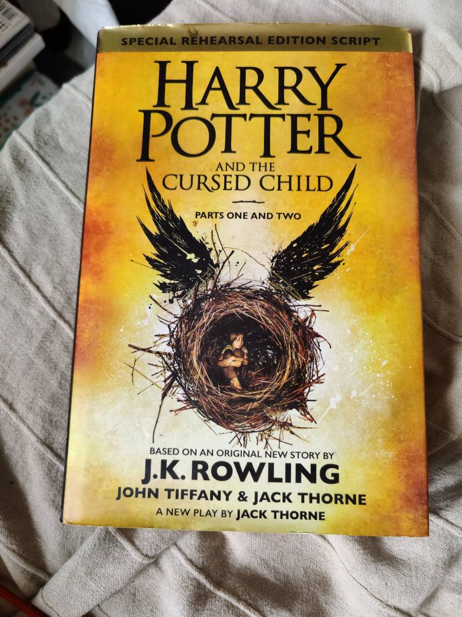Roman Harry Potter et l’enfant maudit en anglais sur Gens de Confiance