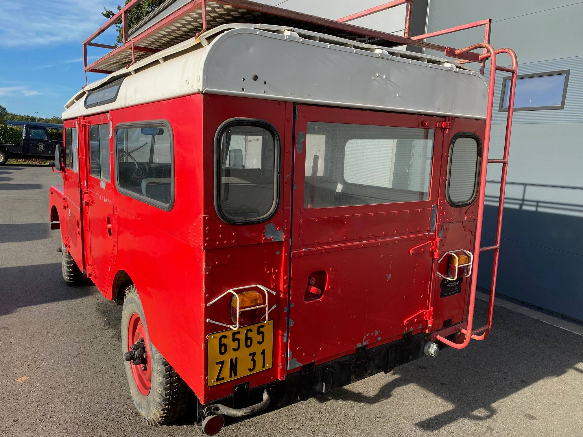 Land Rover 107 sw 1957 - 53000km on Gens de Confiance