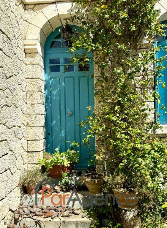 Vends villa emplacement exceptionnel très proche plages et centre-ville ...