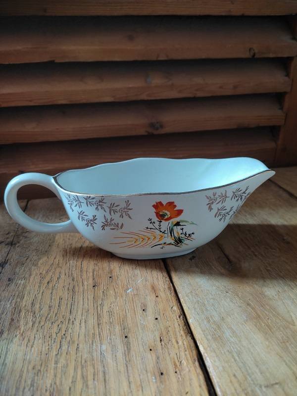Saucière porcelaine Olivia fleurs rouge dp 112282 brocanteespritdantan ...
