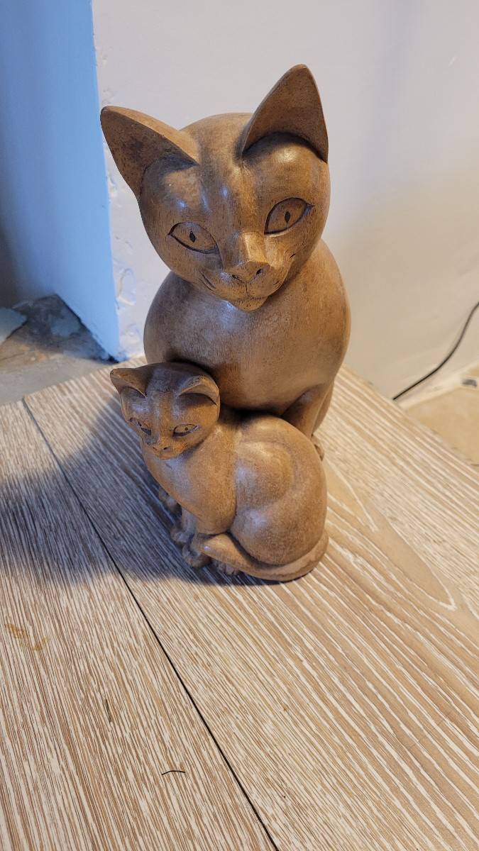 Sculpture chat en bois sur Gens de Confiance
