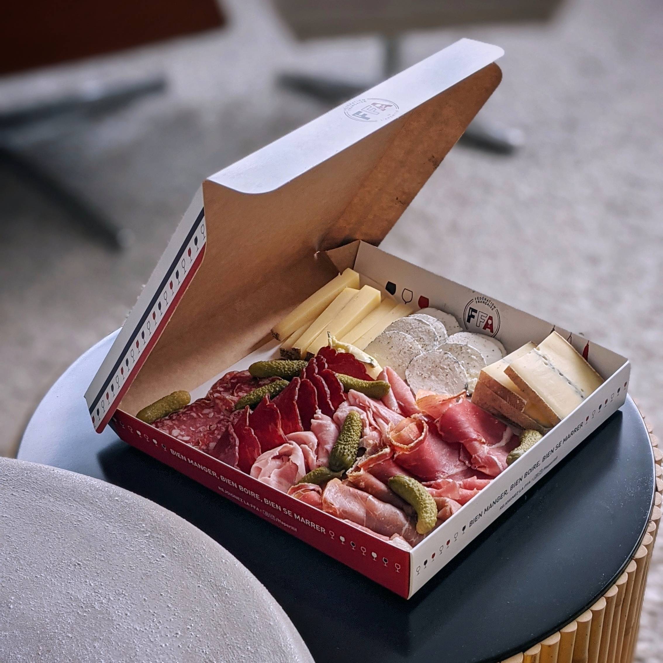 Service traiteur Apéro professionnels et particuliers à Lyon on Gens de ...