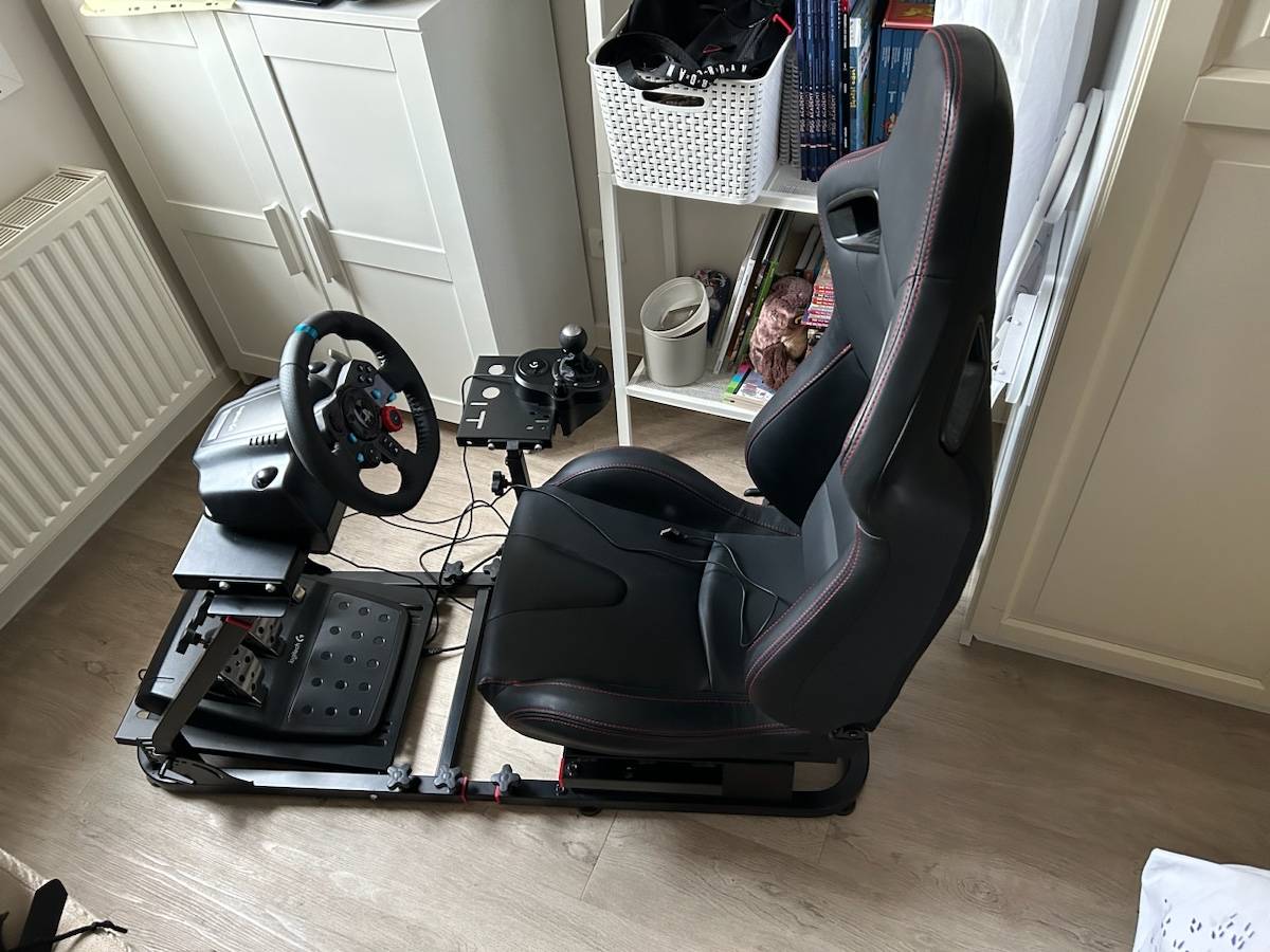 Siège cockpit simulation gamer + Logitech G29 (volant, pédales, levier ...