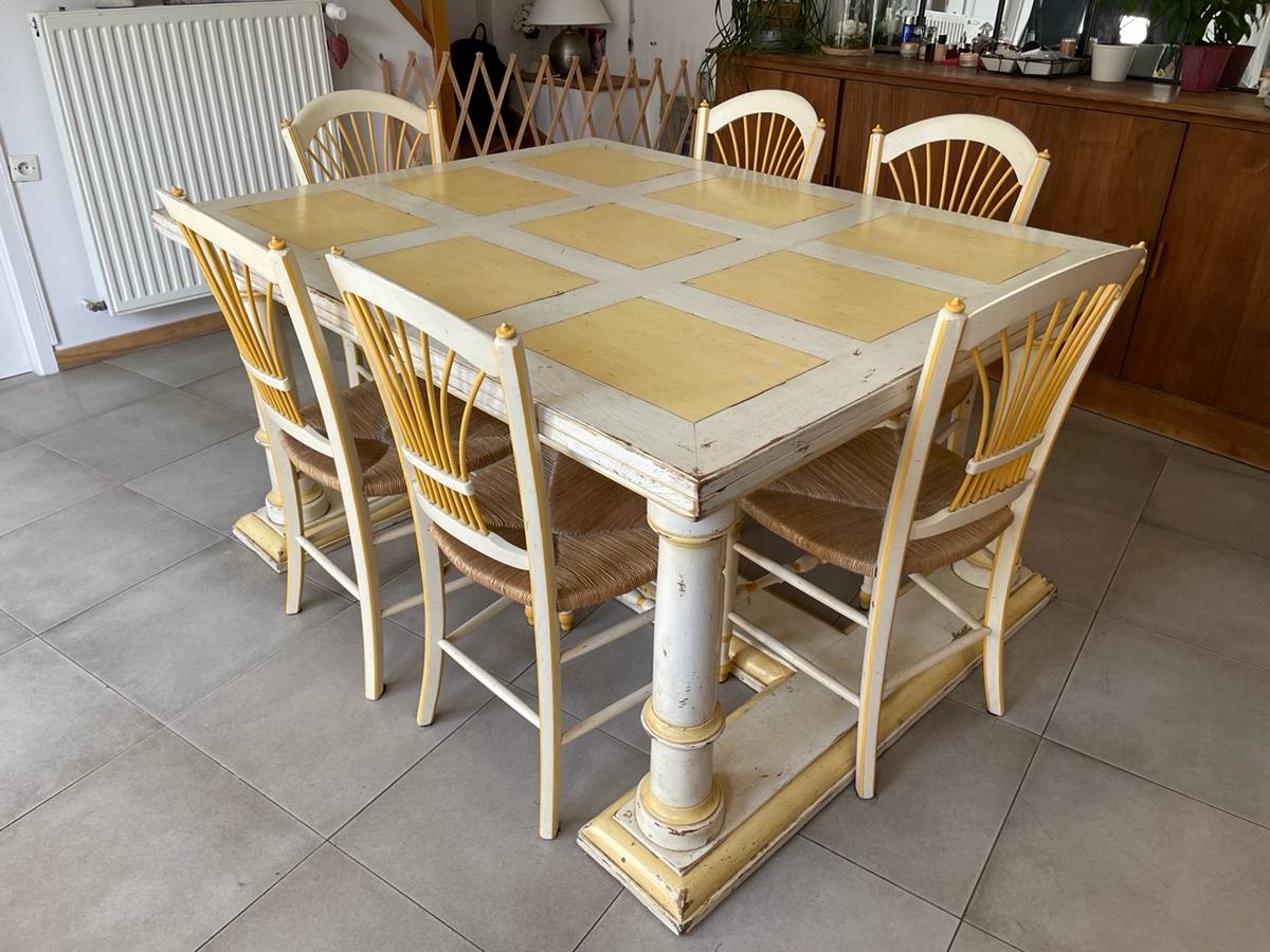 Table en chêne massif DE TONGE + 6 chaises on Gens de Confiance