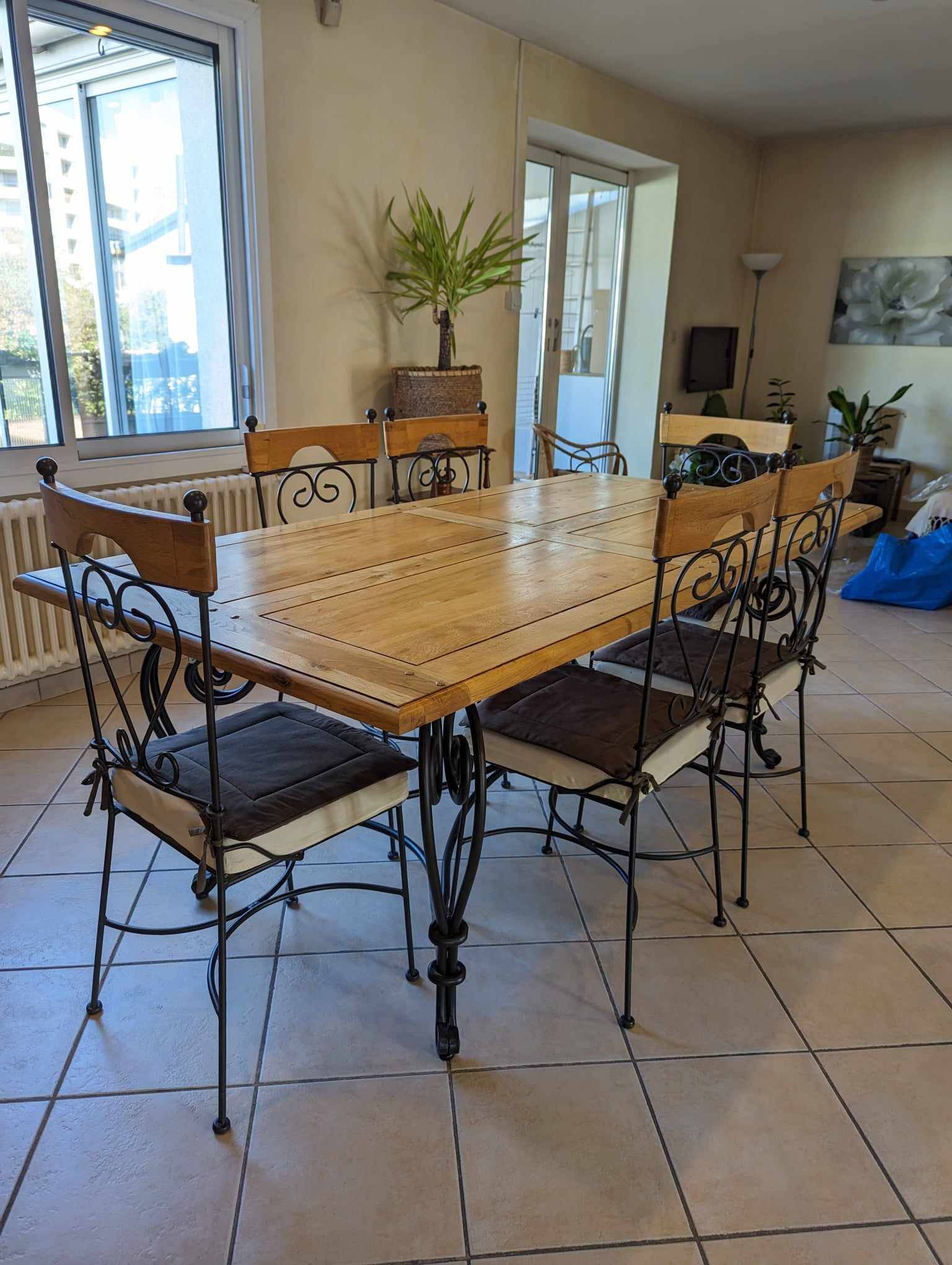 Table en Fer Forgé et Bois Massif avec Chaises on Gens de Confiance