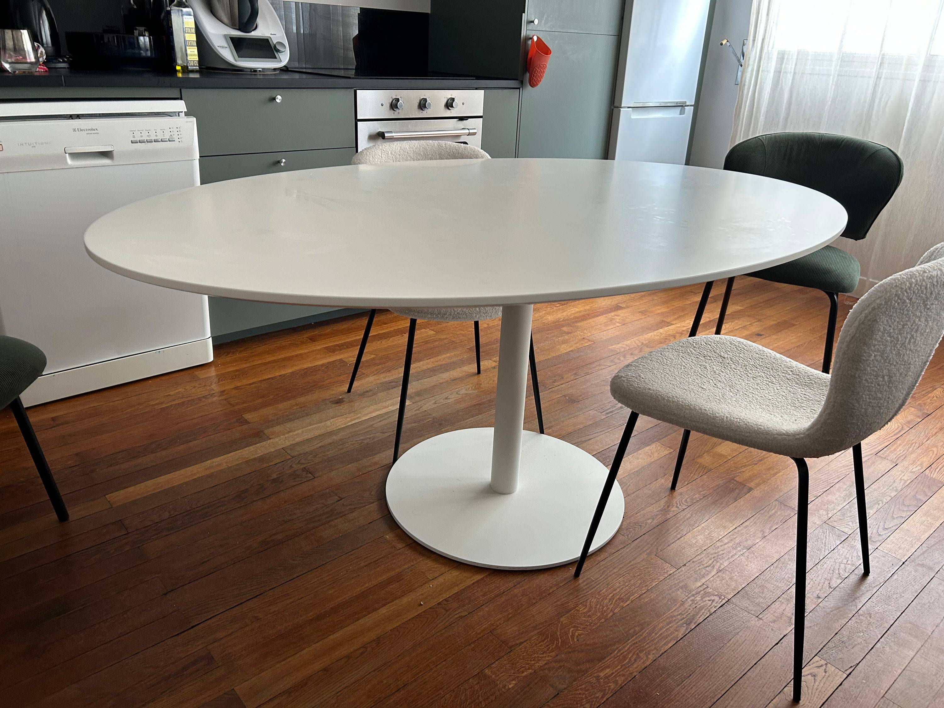 Table A Manger Ovale Blanche