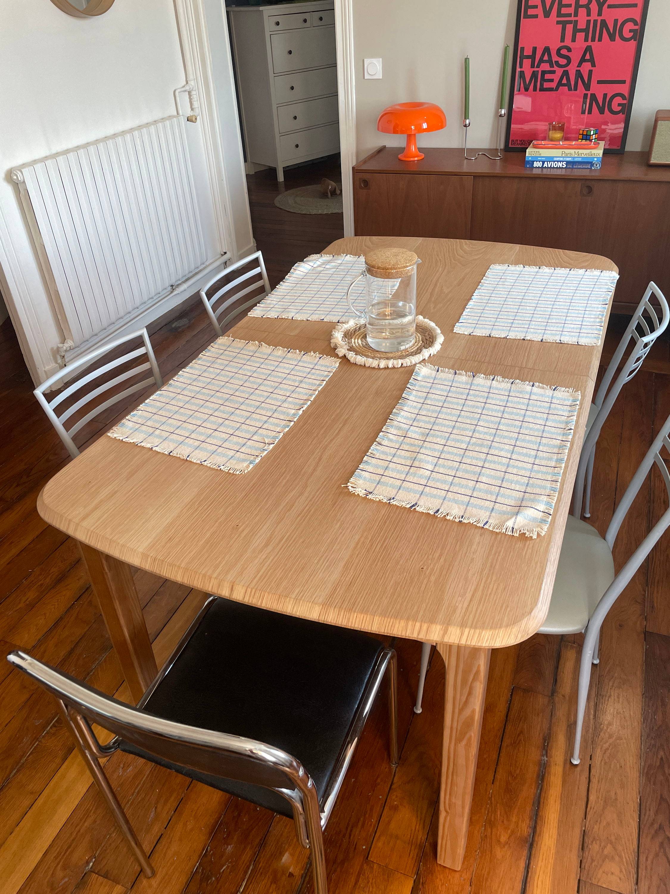 Table à manger on Gens de Confiance