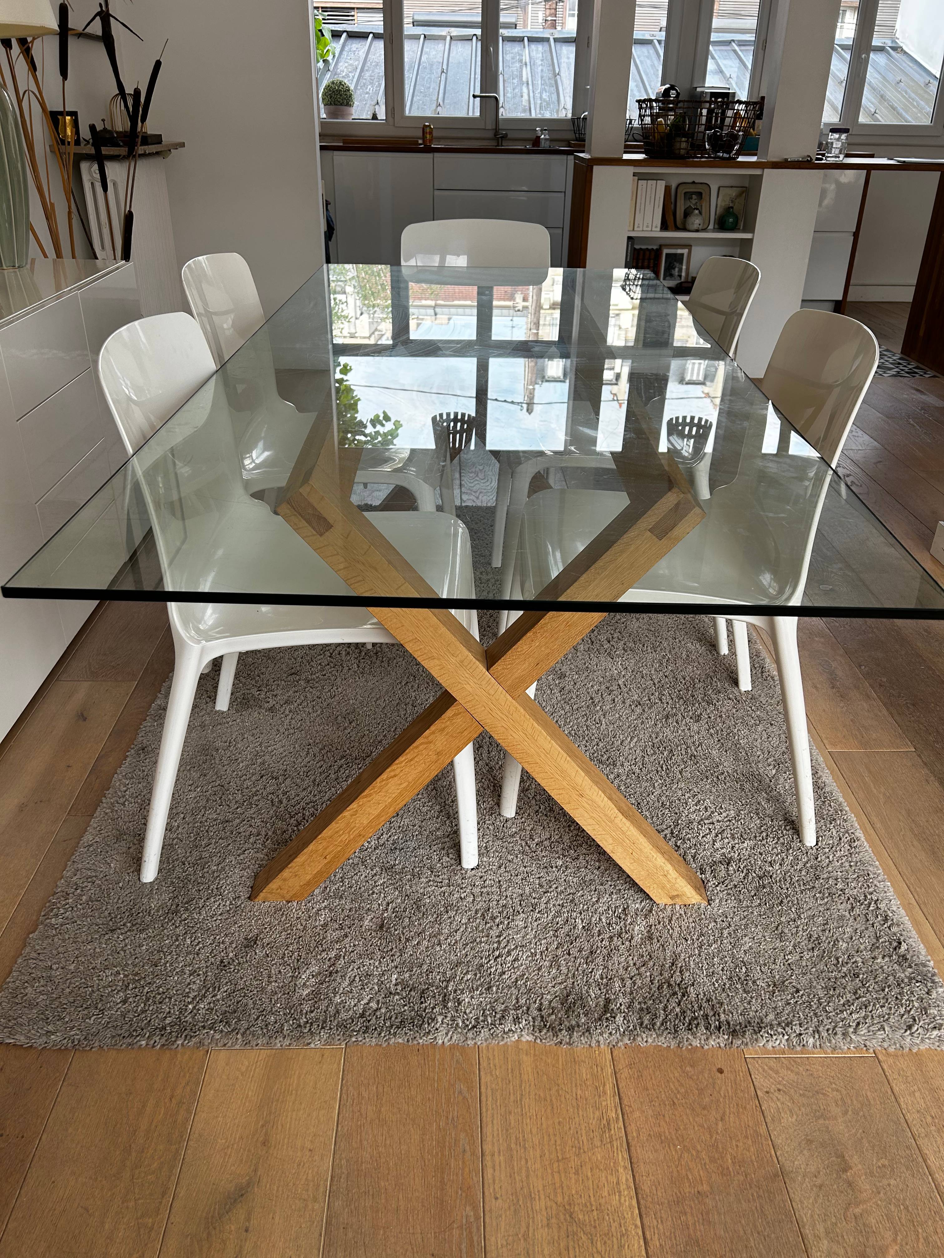 Table à manger - 6 à 8 personnes sur Gens de Confiance
