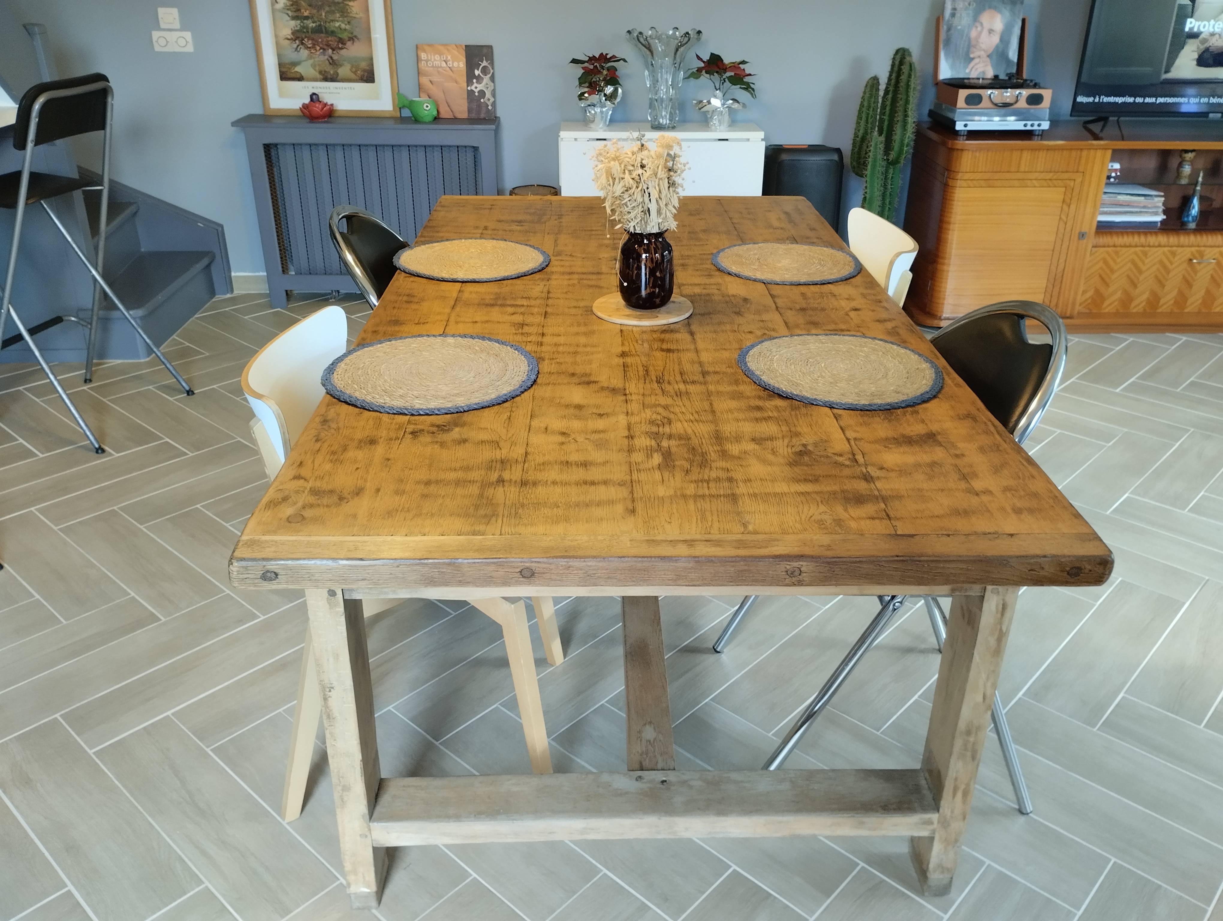 Table bois massif sur Gens de Confiance