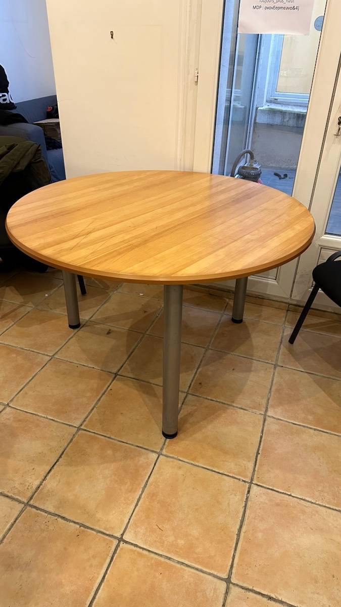 Table de reunion ronde pour bureau ou salle a manger sur Gens de Confiance