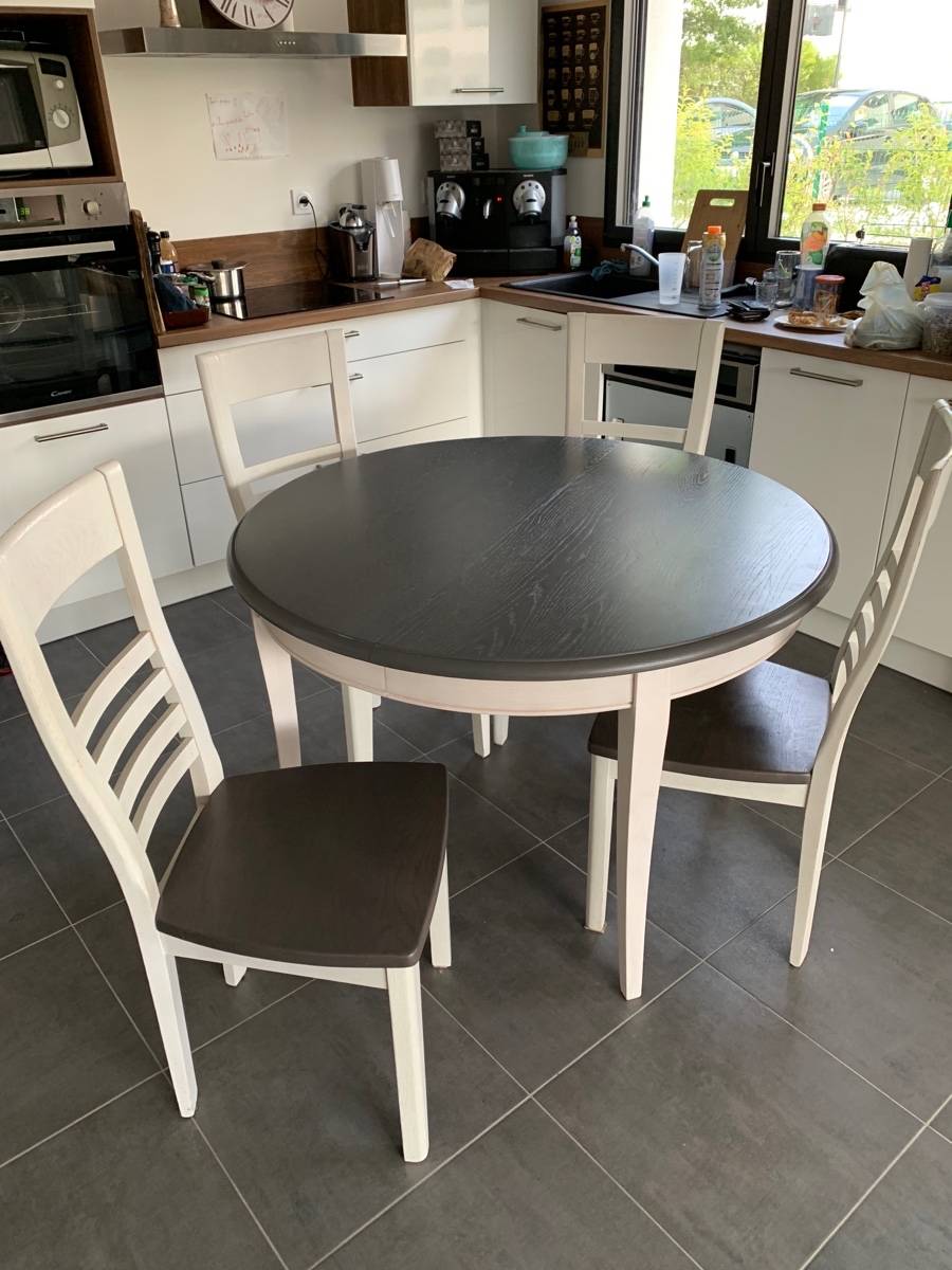 Table ronde en chêne massif extensible 16 personnes on Gens de Confiance