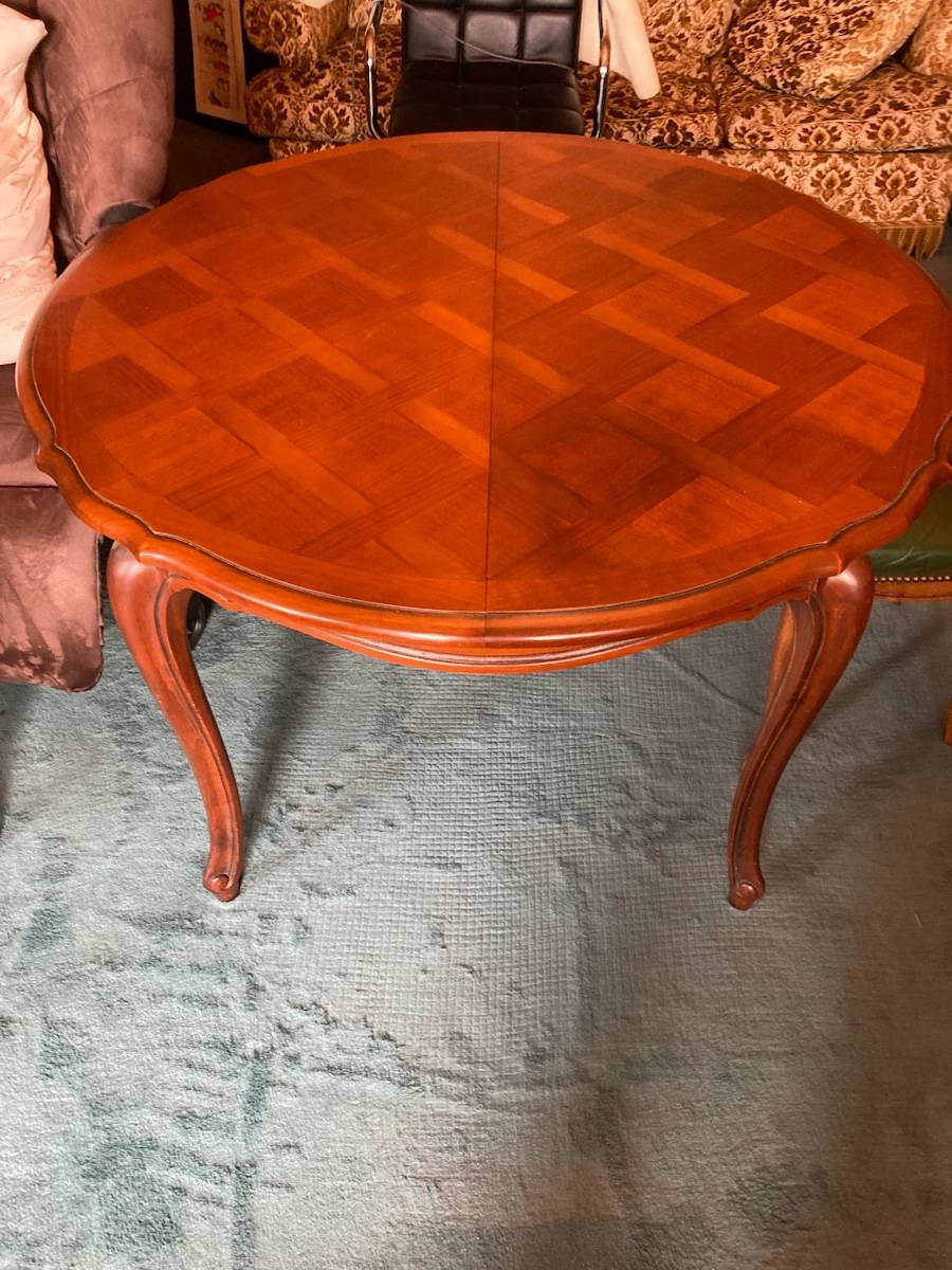 Table de salle à manger + 2 rallonges on Gens de Confiance