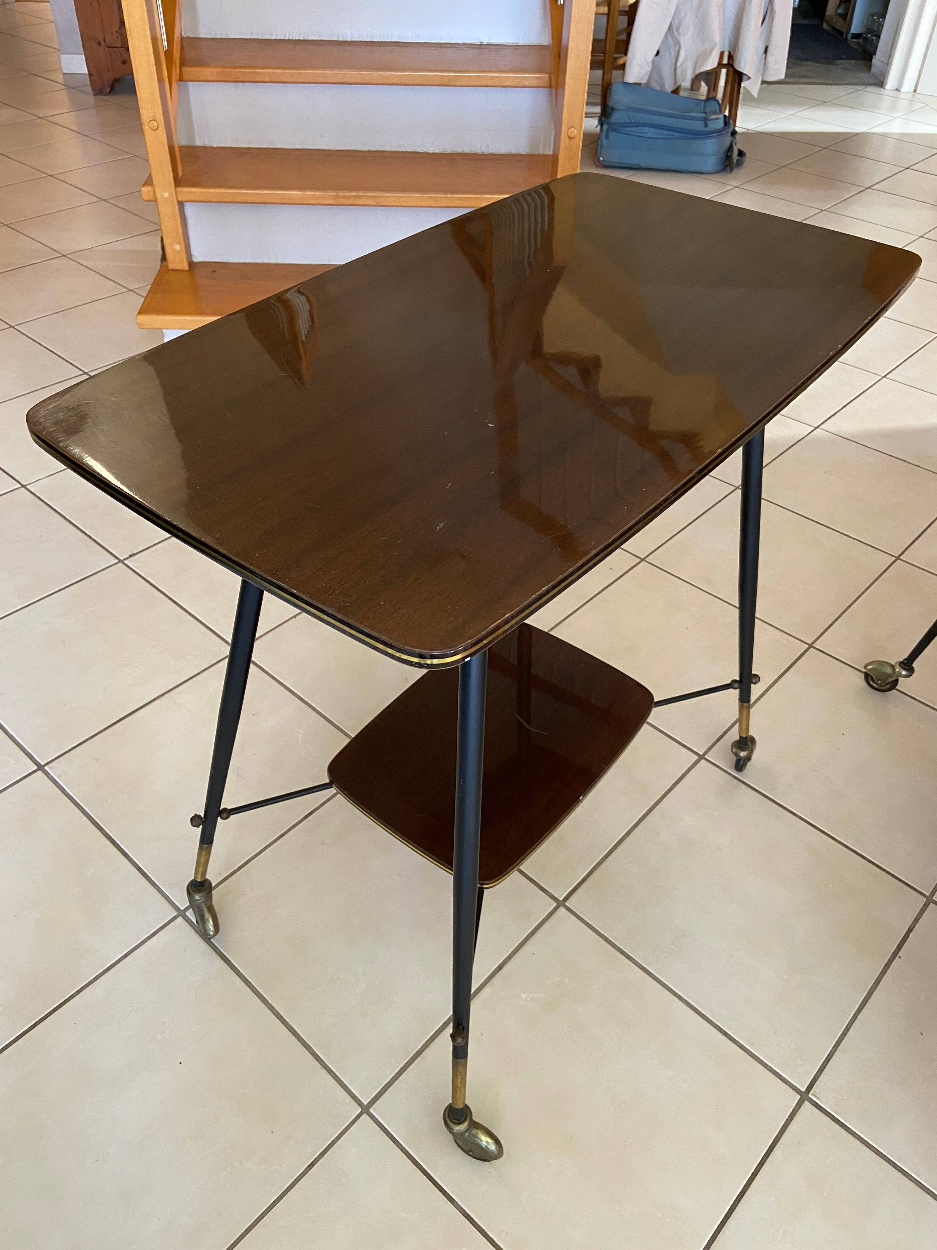 Table de télé vintage état impeccable sur Gens de Confiance