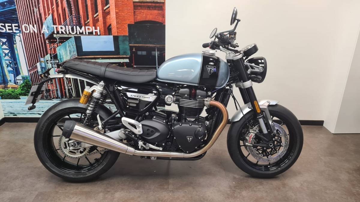 Moto Triumph Speed Twin 1200 Breitling Edition Jamais conduite - 10 km ...