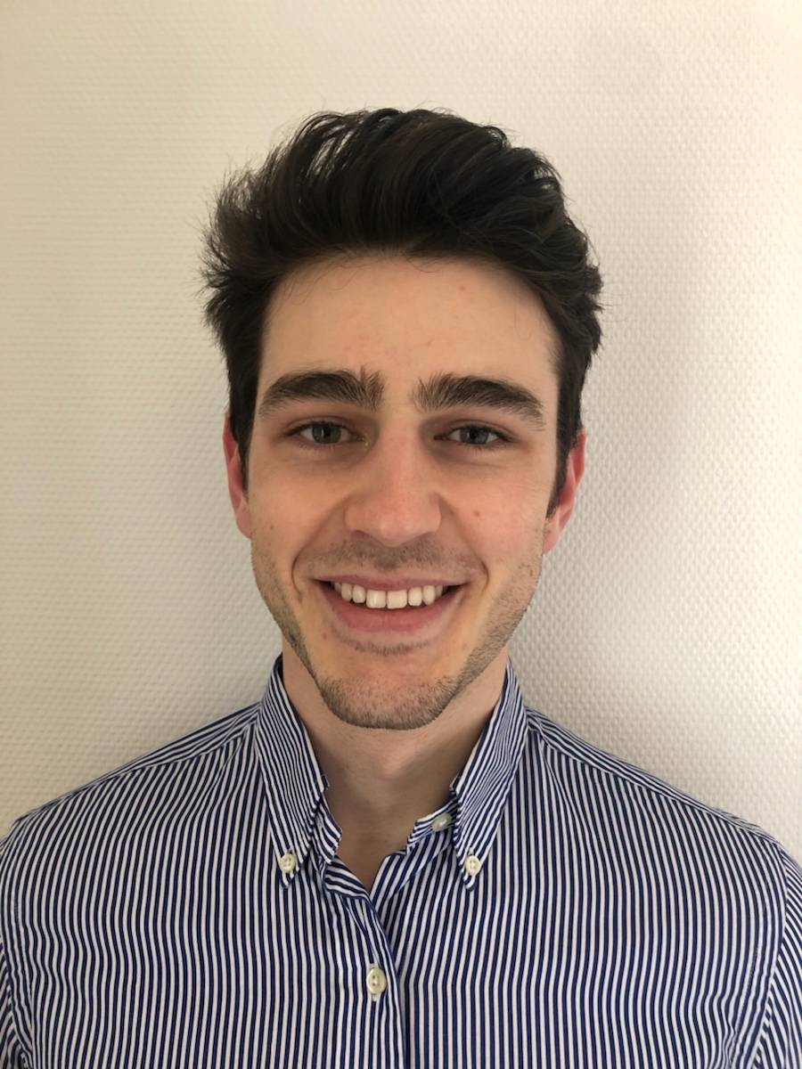 Valentín donne cours de maths à paris aux lycéens et collégiens. Escp ...