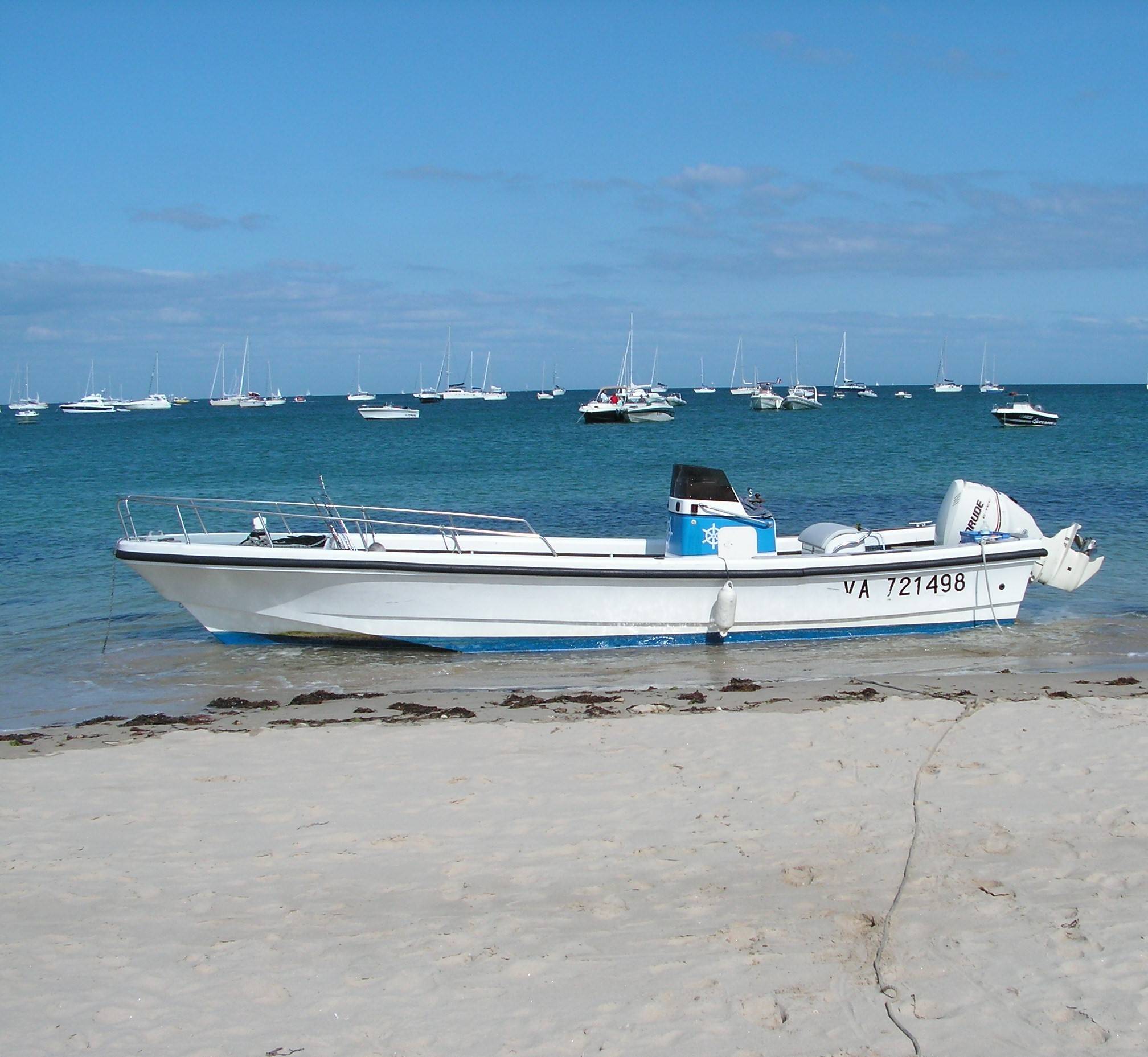 Vends bateau hors bord open Cygnus 26 beachworker on Gens de Confiance