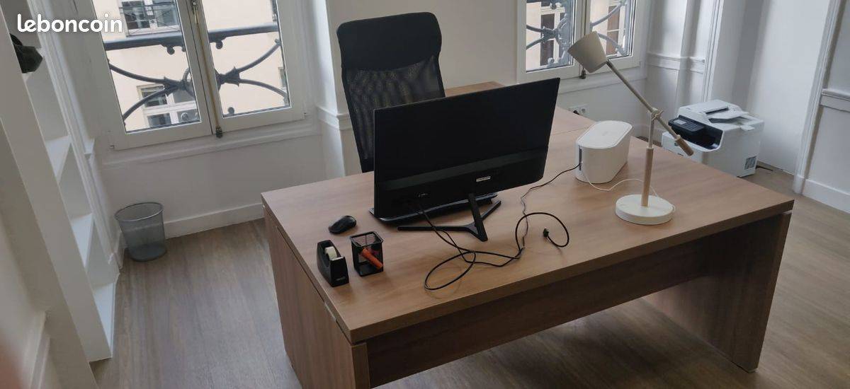 Vends Bureau de direction et retour - Neuf on Gens de Confiance