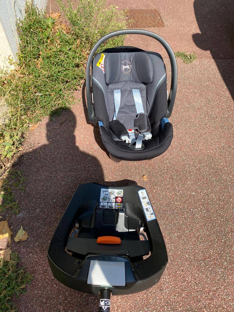 Vends un cosy cybex Aton 5 plus base Isofix sur Gens de Confiance