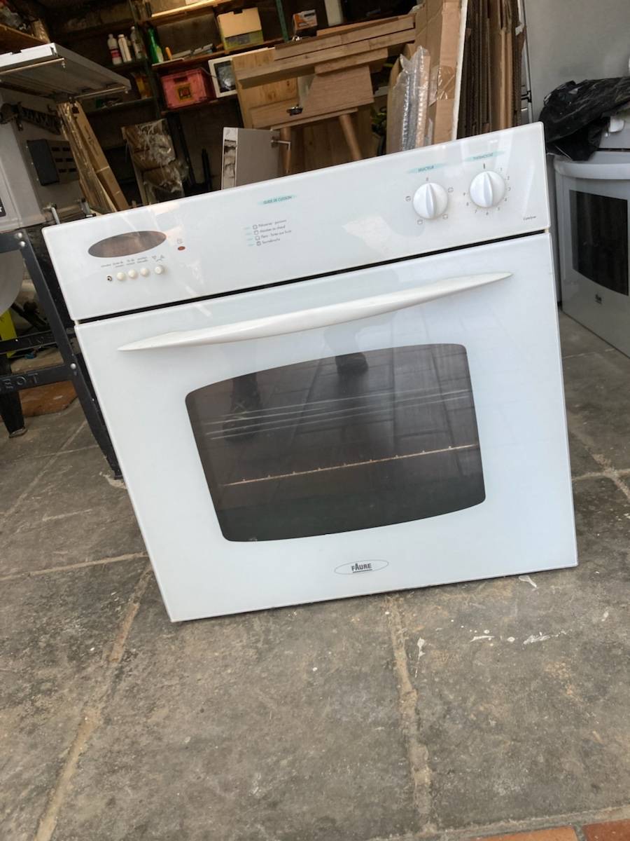 Vends un four Faure en très bon état sur Gens de Confiance