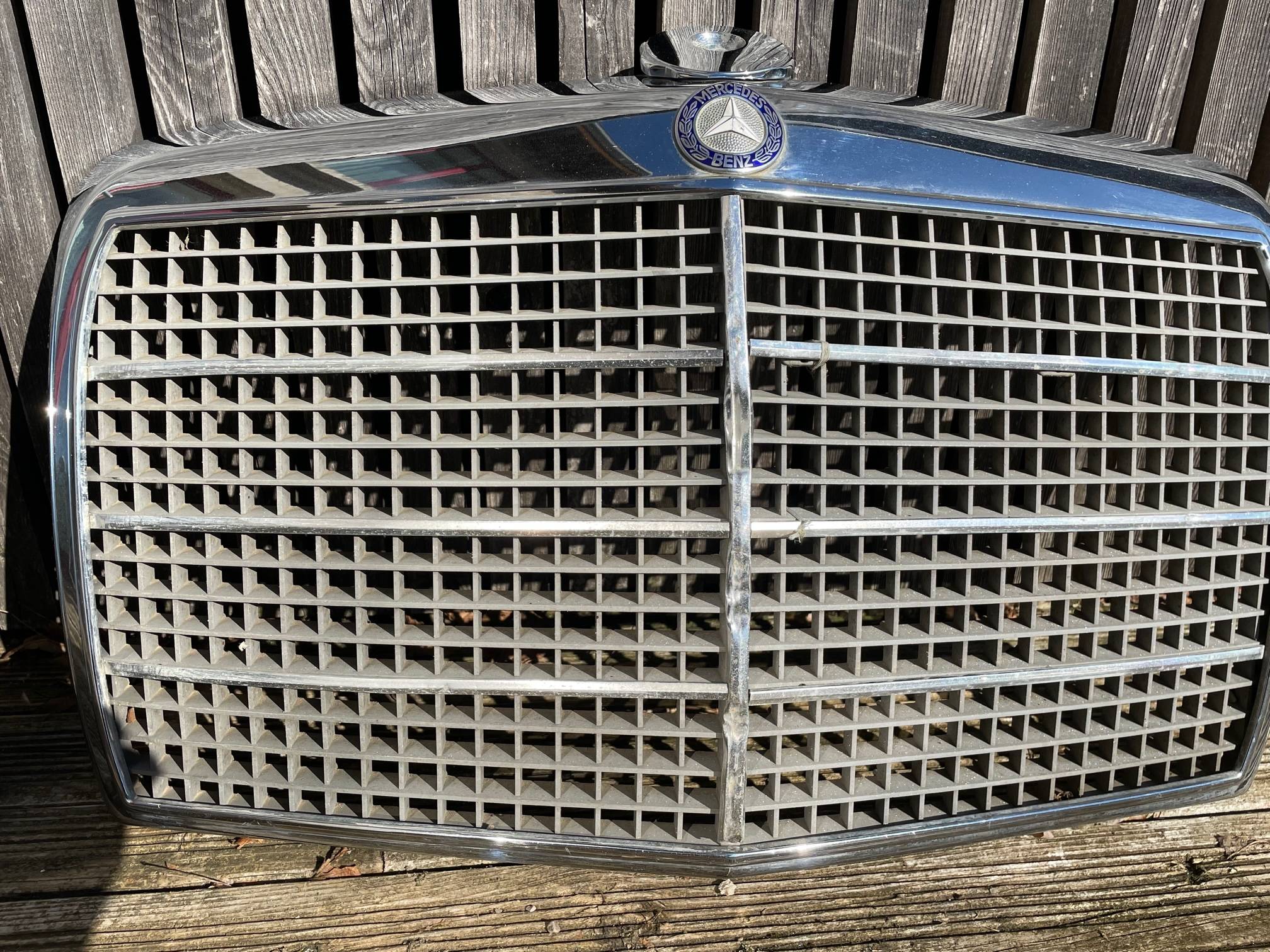 Vends à l’unite ou en lot 3 grilles de calandre Mercedes - 1970, 15km ...