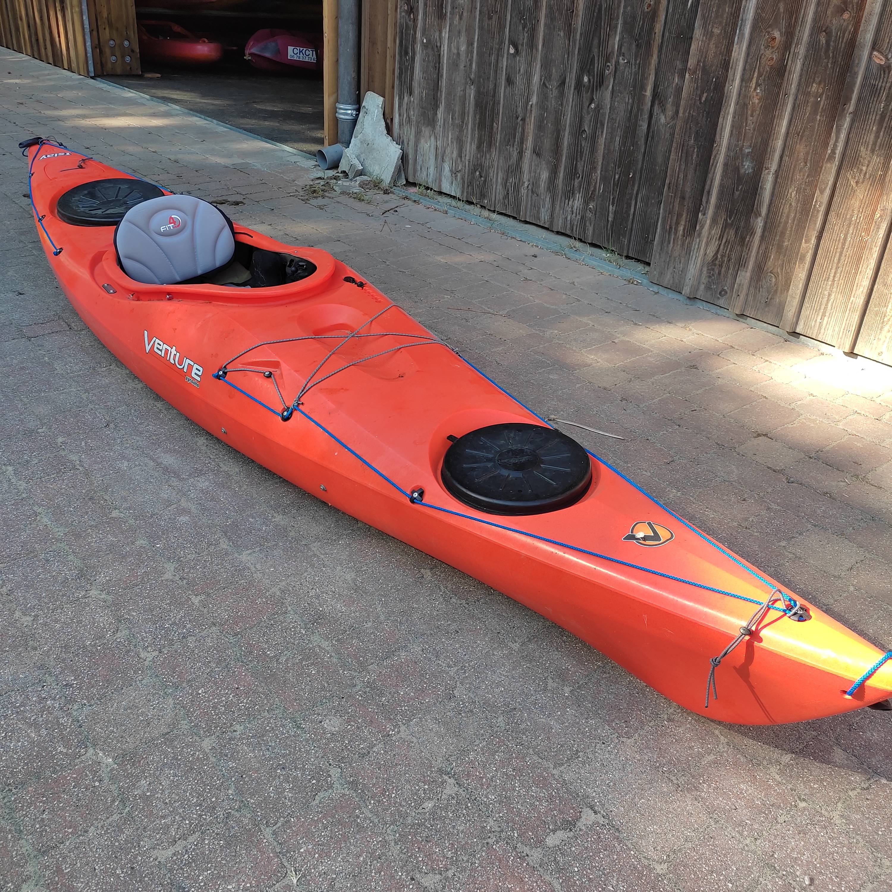 Vends kayak de mer Venture Islay 12, excellent état on Gens de Confiance