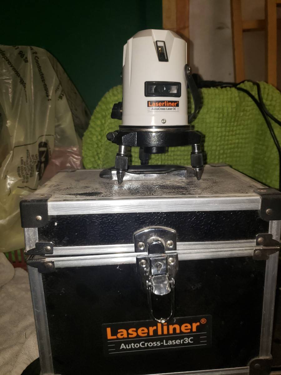 Vends laser en croix en excellent état de marche on Gens de Confiance