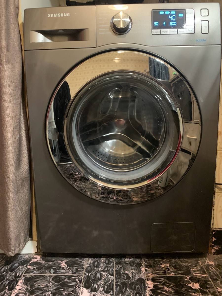 Vends machine à laver Samsung sur Gens de Confiance