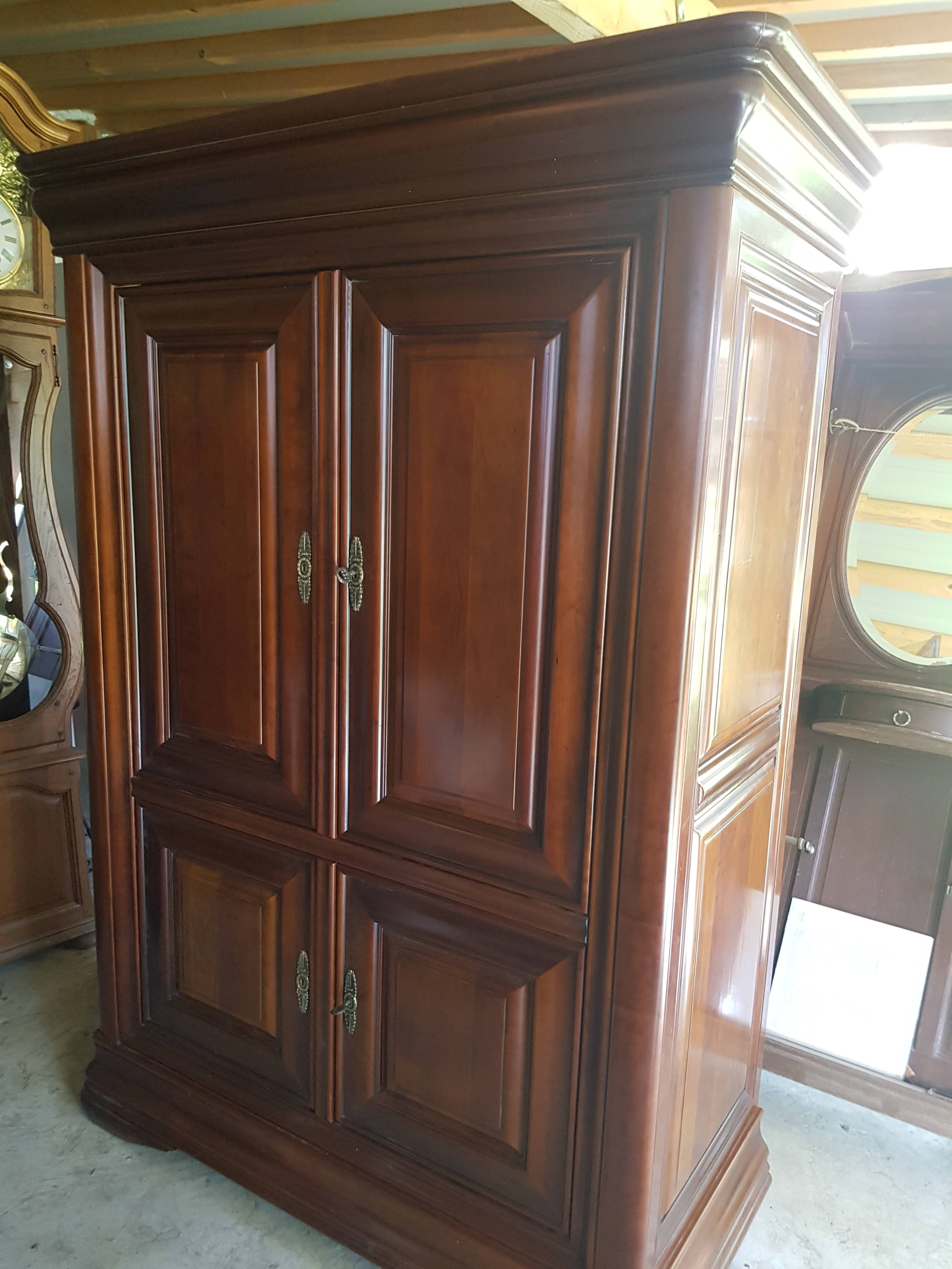 Vends meuble tv haut en merisier massif - 2 portes supérieures ...