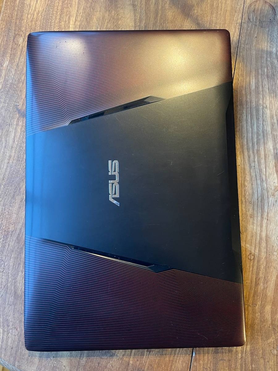 Vends ordinateur (PC gamer) Asus on Gens de Confiance