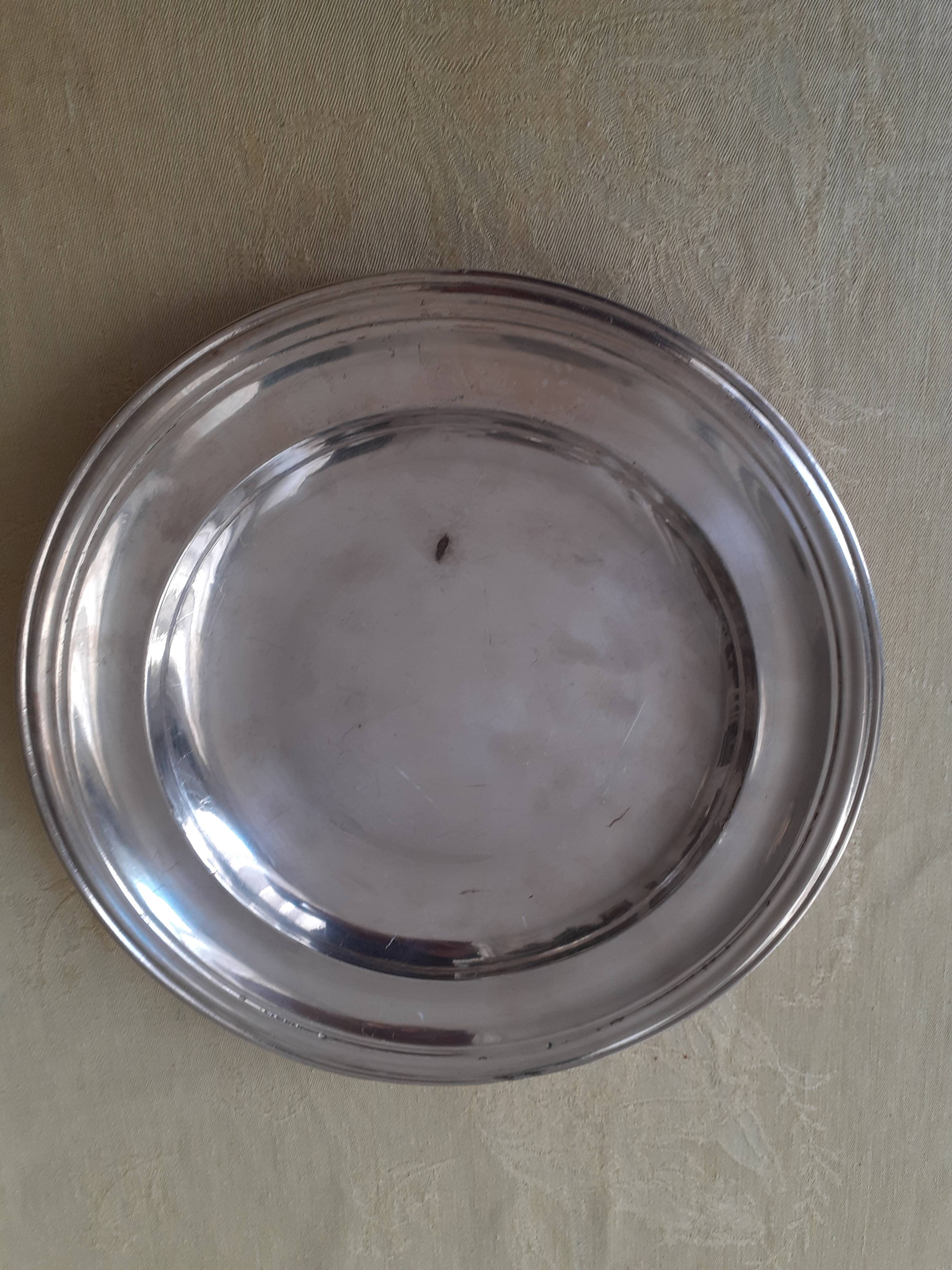 Vends plateau métal argenté rond modèle Gallia. Bon état on Gens de ...