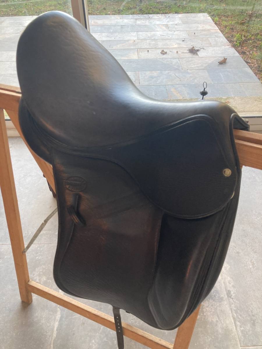 Vends selle de dressage modèle Milady marque Devoucoux on Gens de Confiance