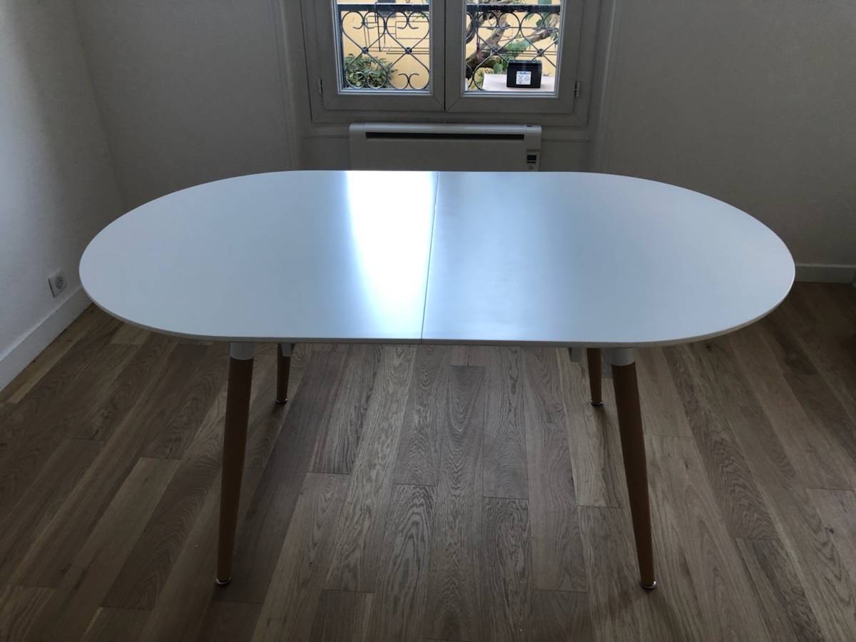 Vends table ovale neuve on Gens de Confiance