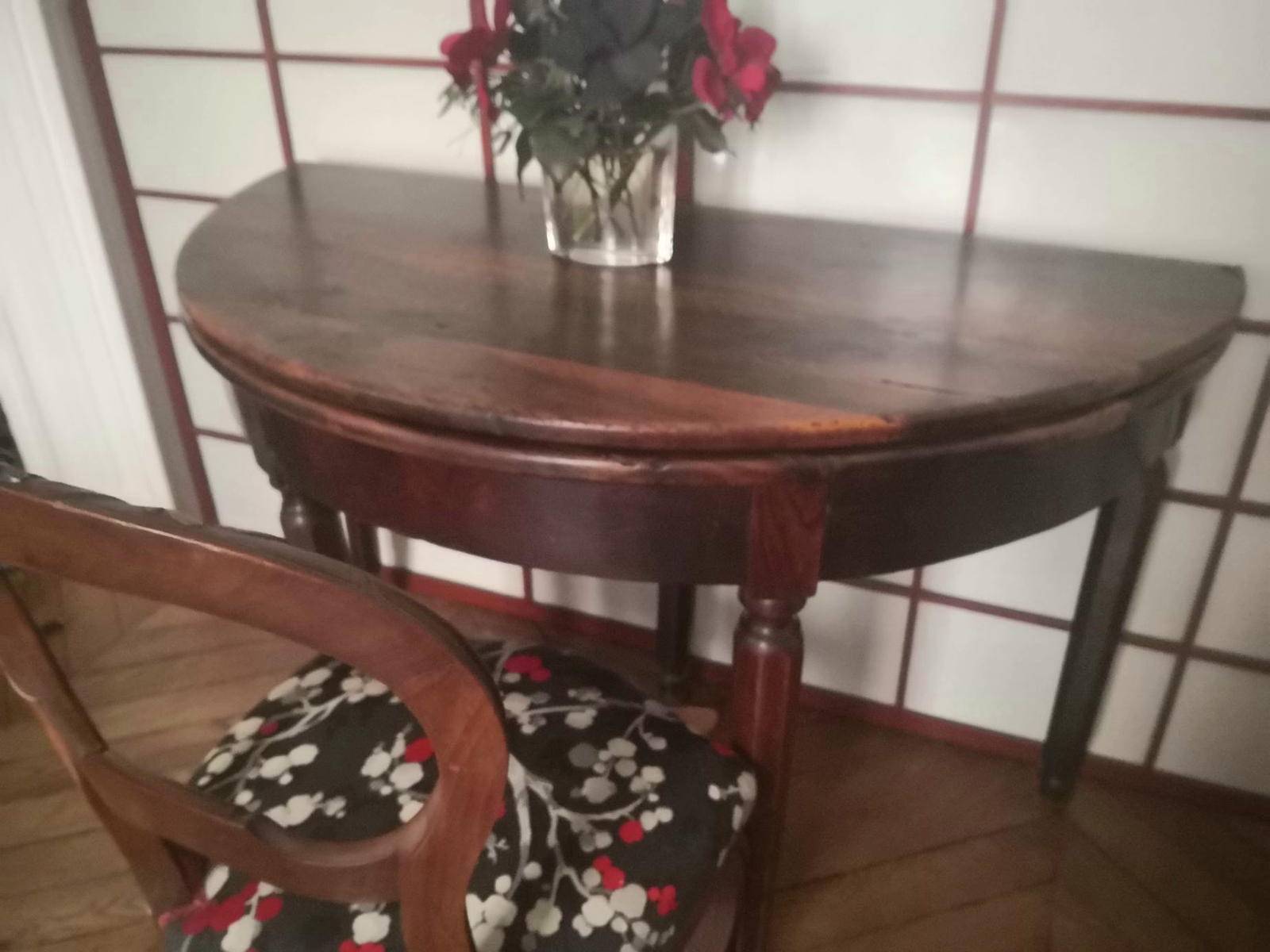 Vends table ronde&demi-lune d’époque bois massif on Gens de Confiance