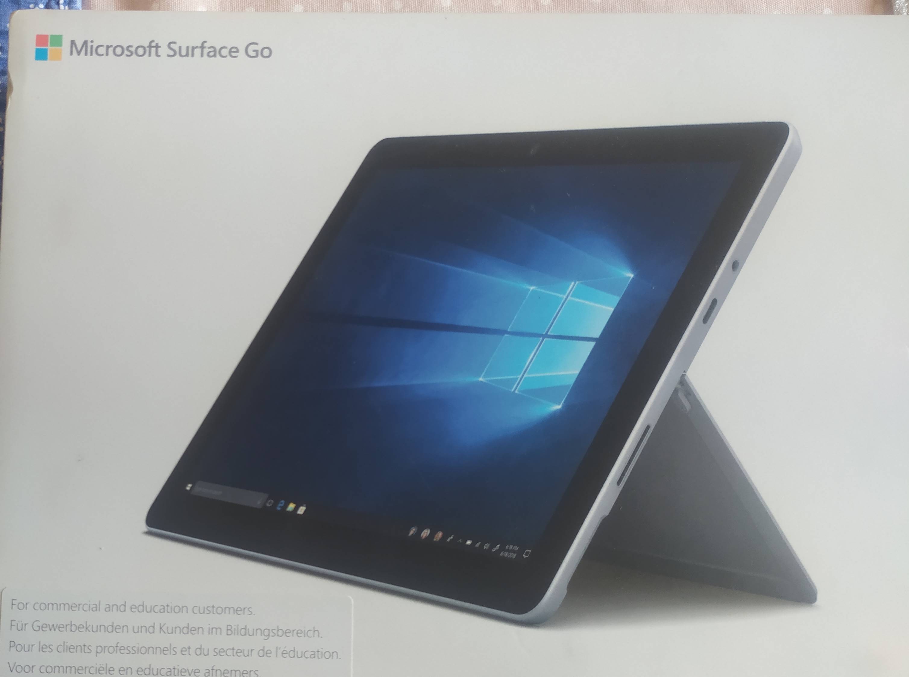 Vends une tablette windows 10 Microsoft Surface Go en excellent état on Gens de Confiance