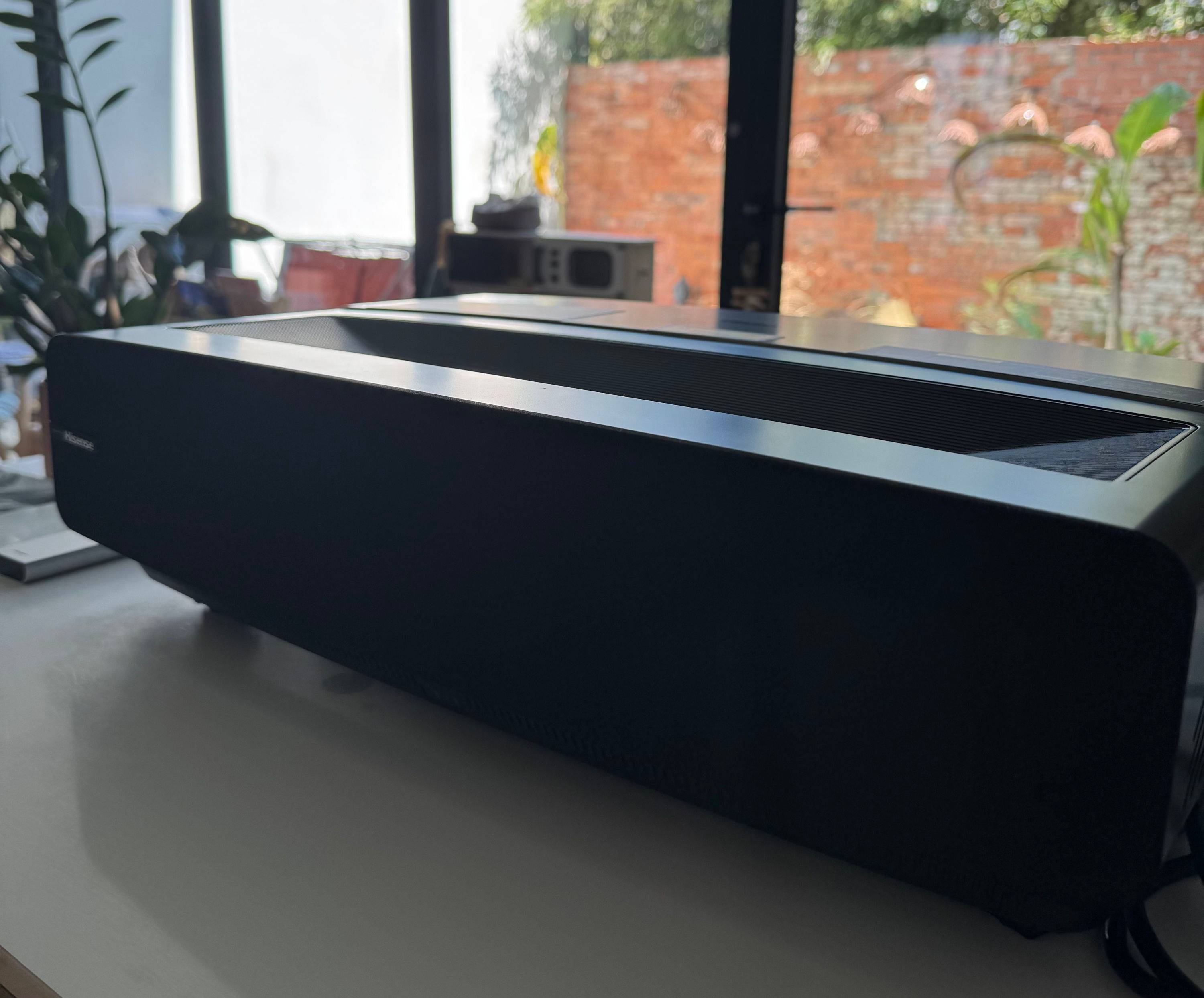 Vidéo Projecteur - Hisense 100L5F-D12 Laser TV 100" + écran ALR – Home ...