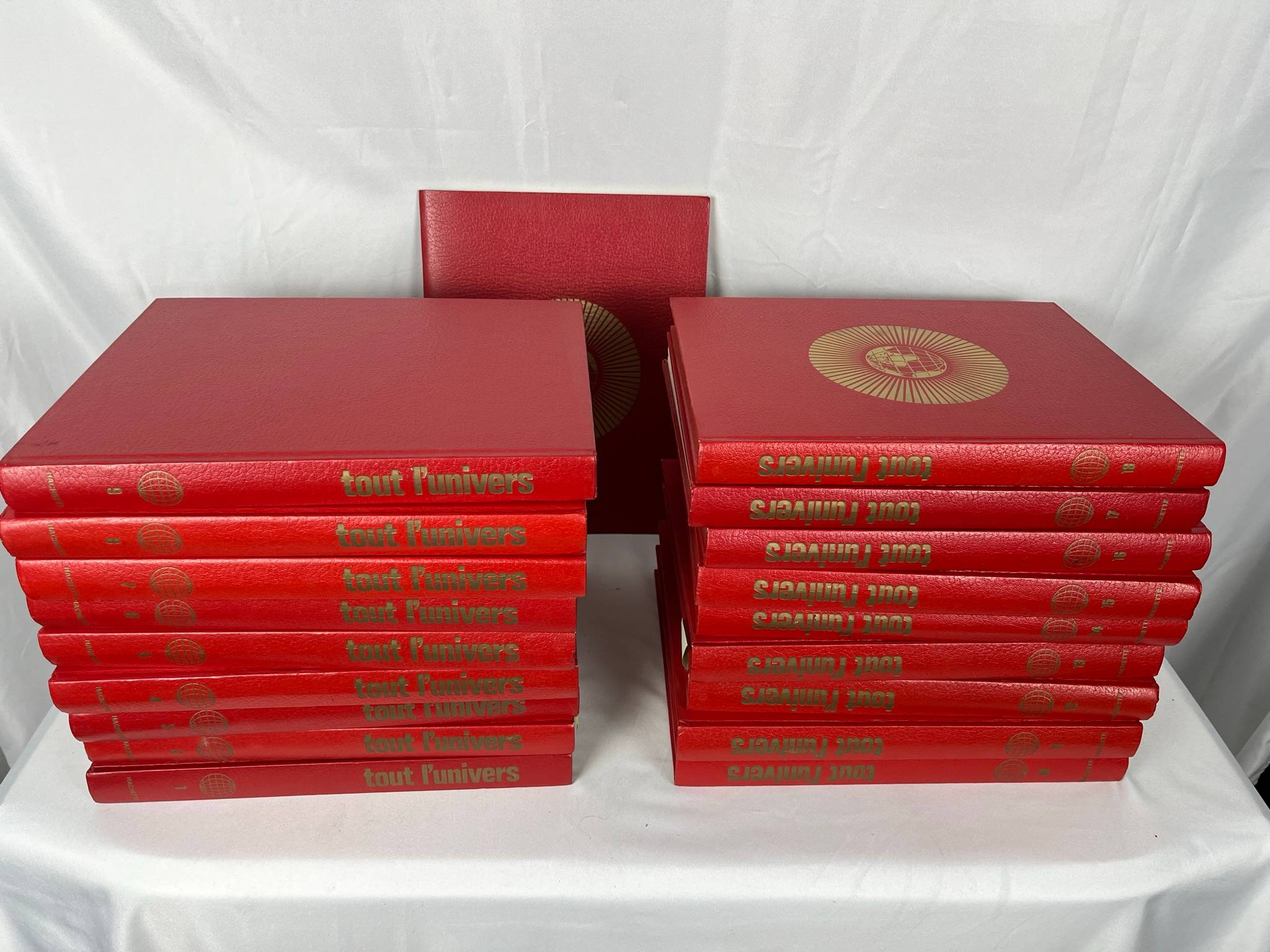 Vintage Encyclopédie complète Tout l’Univers Hachette 1975 on Gens de ...