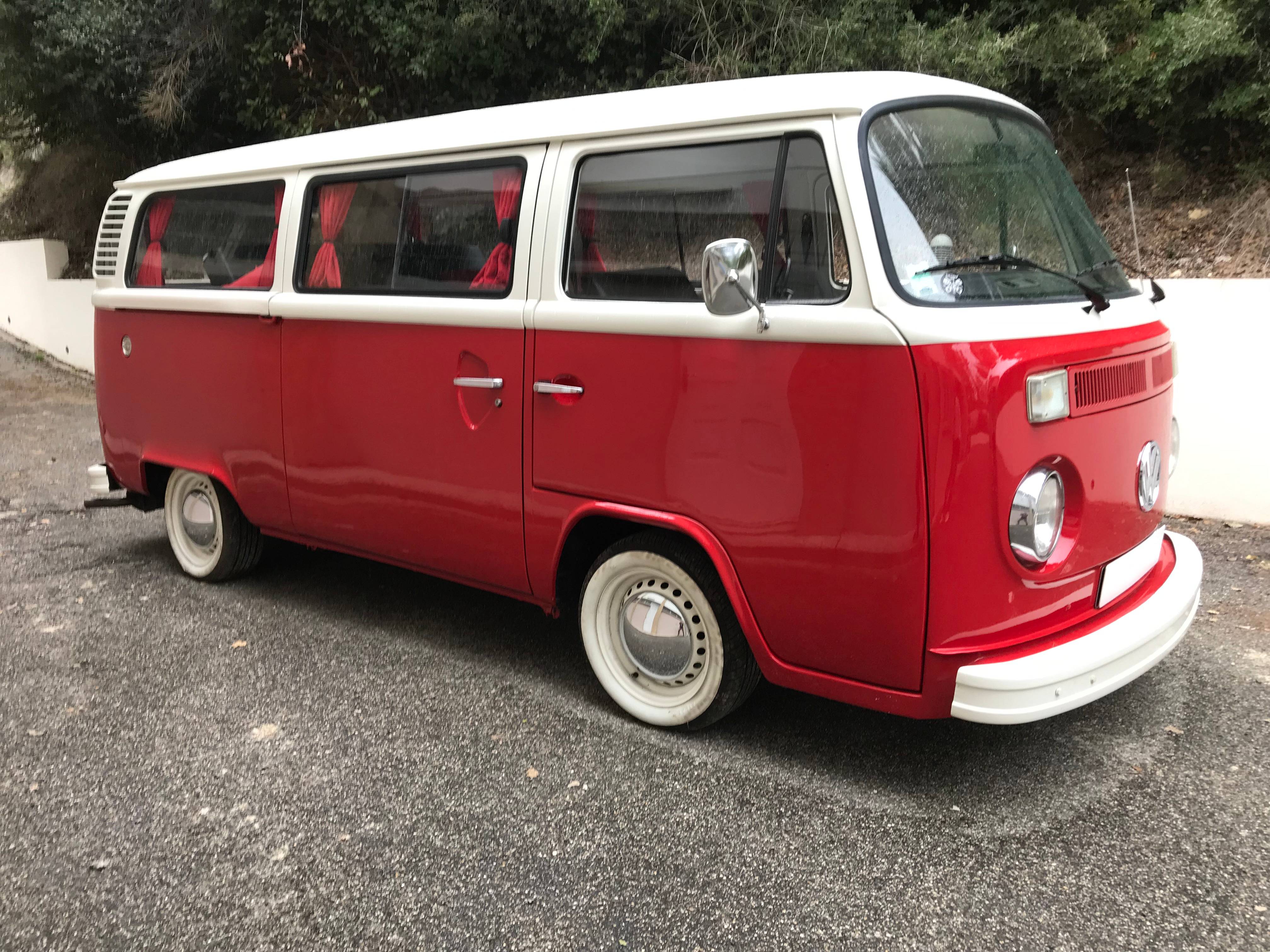 Volkswagen combi T2B bus 9 places on Gens de Confiance