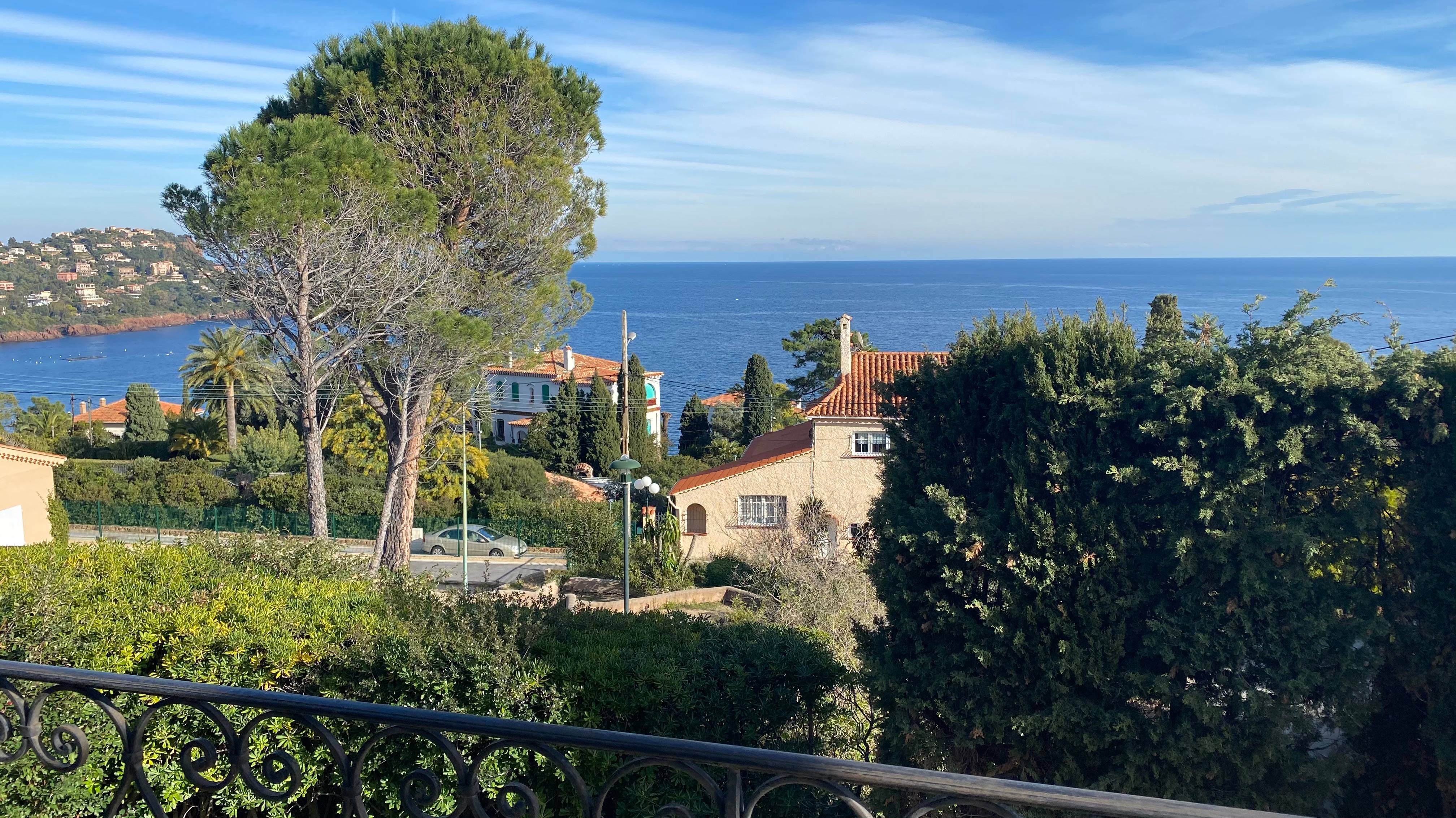 Vends belle maison face mer - 4 chambres, 140m², Saint-Raphaël (06) on ...